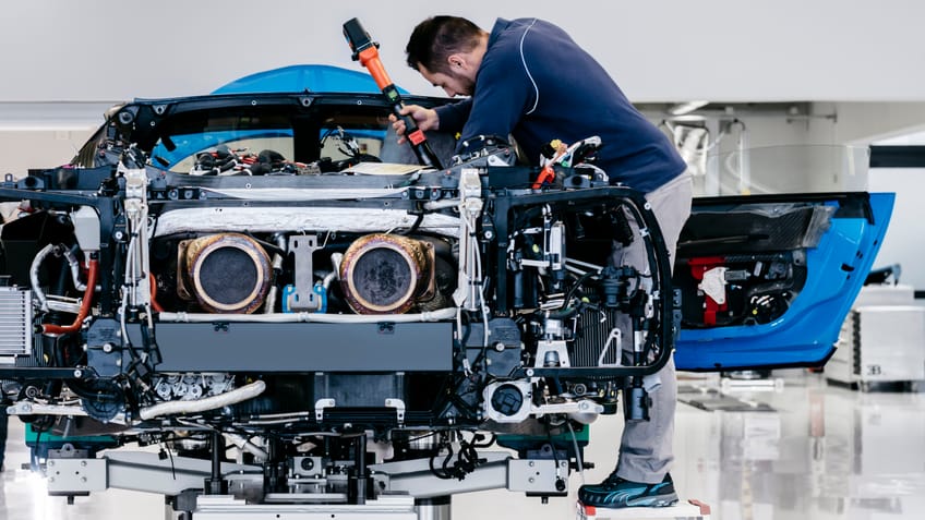 How to build a 1,479bhp Bugatti Chiron | Top Gear