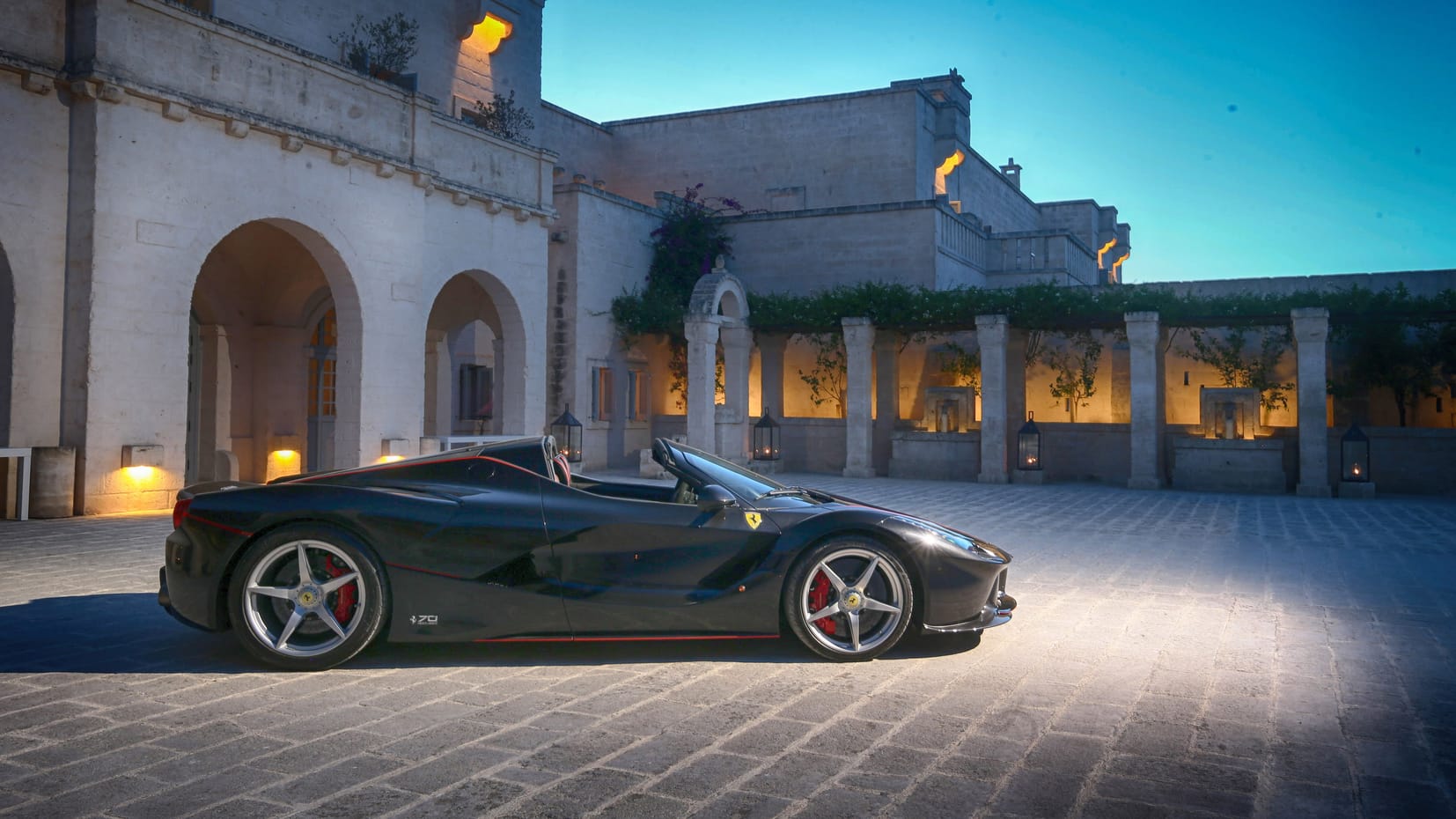 Gallery: many Ferraris driving around Italy | Top Gear
