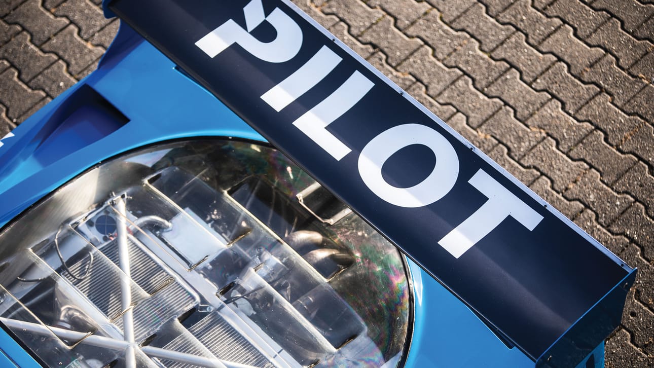 Stare at this blue Ferrari F40 LM that just sold for £4.2m | Top Gear