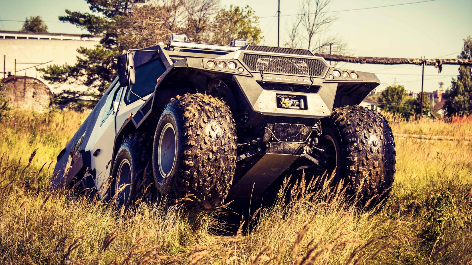Off-road in Russia's 8WD Avtoros Shaman | Top Gear