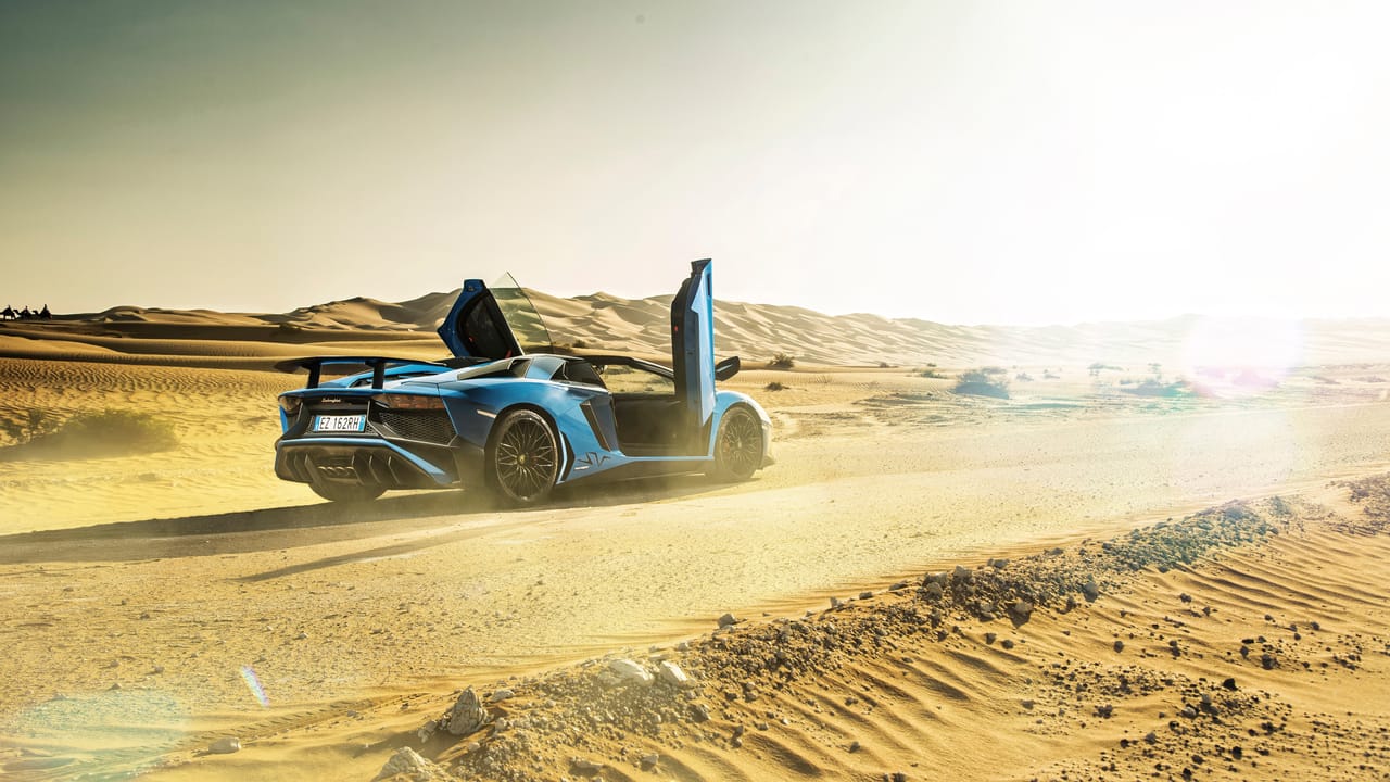 Desert storm: Dubai in an Aventador SV Roadster | Top Gear