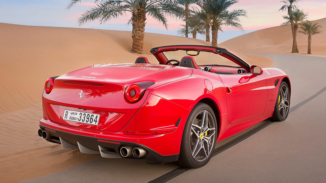 Gallery: many Ferrari Californias gather in the desert | Top Gear
