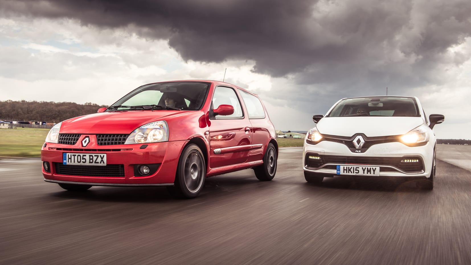Renault Clio RS 182 Trophy vs Clio RS 220 | Top Gear