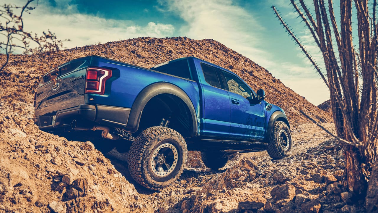 Flat-out across the desert in the new Ford Raptor | Top Gear