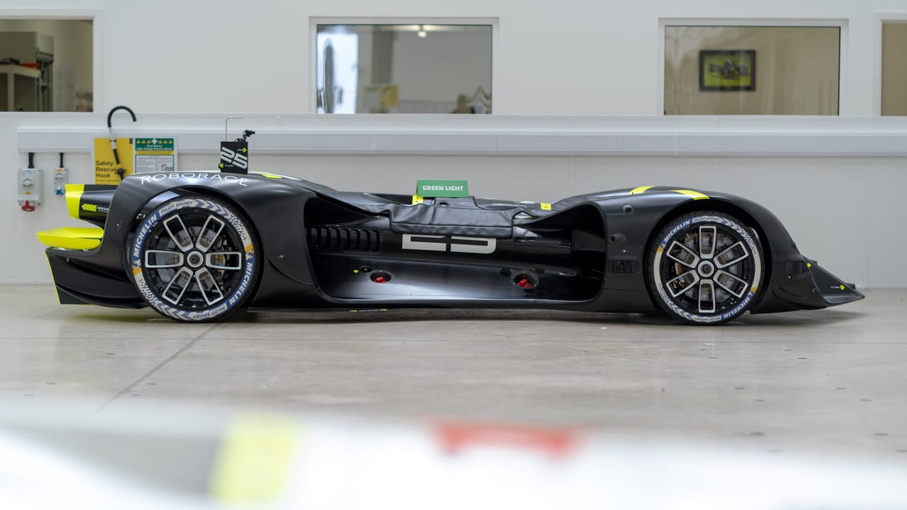 The secrets behind the self-driving Robocar | Top Gear