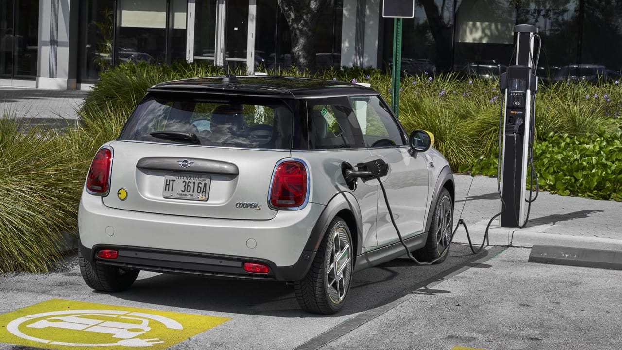 Six things we learned about the Mini Electric | Top Gear