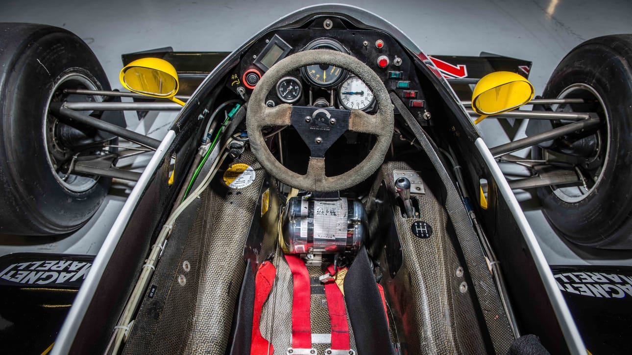 TG drives Renault's 800bhp, 1983 F1 car | Top Gear
