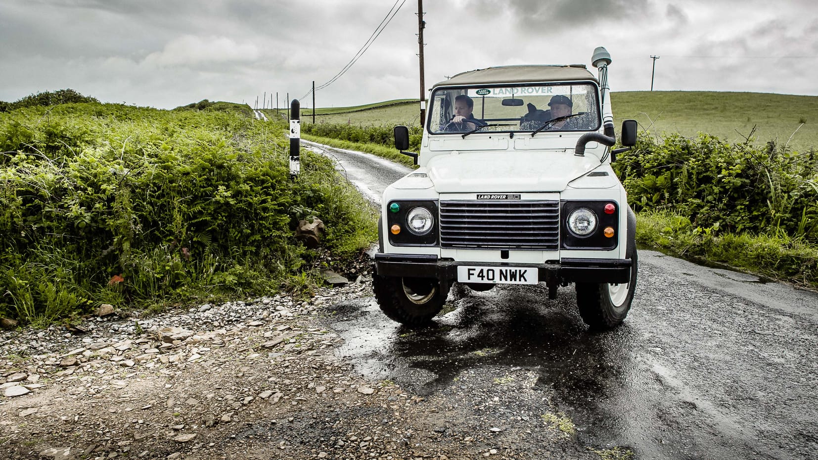Driving Land Rover's 'Floating Ninety' Defender... on a Scottish loch ...