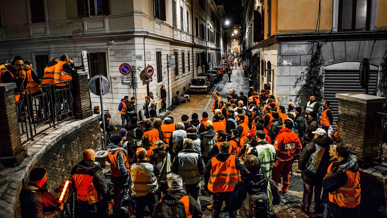 Bond special: behind the scenes at SPECTRE's big Rome car chase | Top Gear