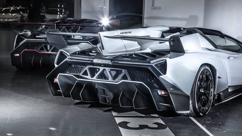 Here’s proof that two Lambo Veneno roadsters are better than one | Top Gear