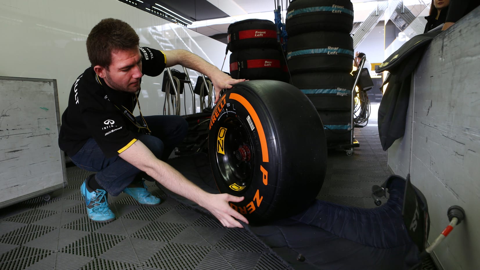 Behind the scenes: things you didn’t know about F1 tyres | Top Gear