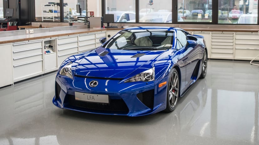 Here’s how you service a Lexus LFA supercar | Top Gear