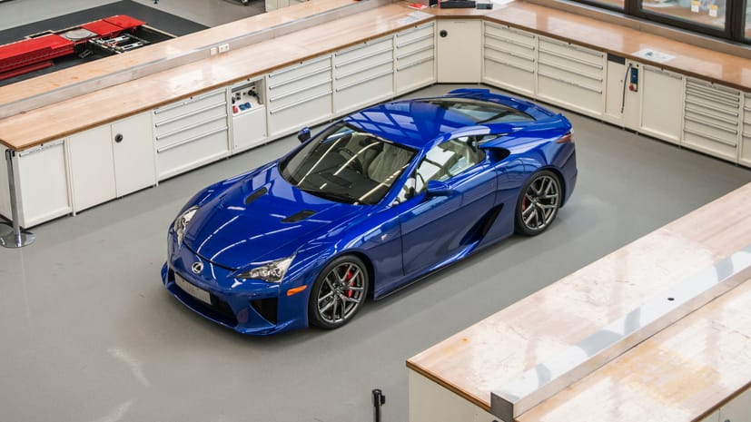 Here’s how you service a Lexus LFA supercar | Top Gear