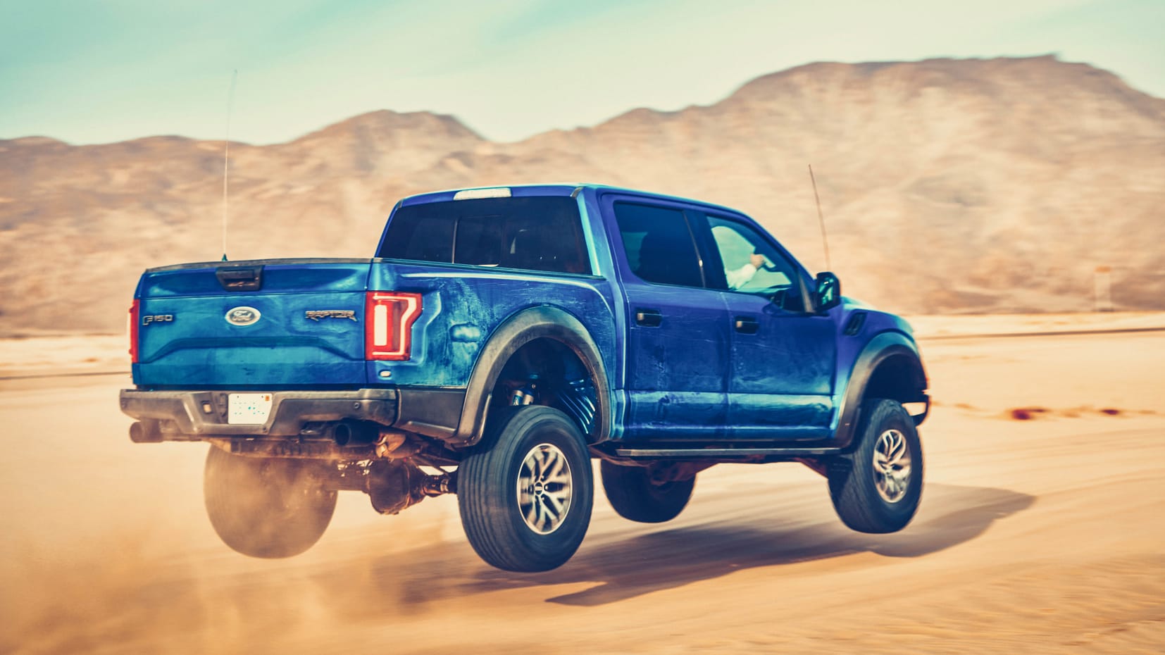 Flat-out across the desert in the new Ford Raptor | Top Gear