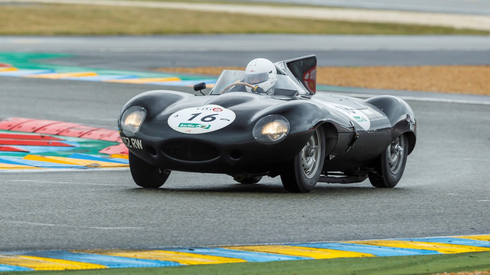 These classic racing Jags are the best things you'll see today | Top Gear
