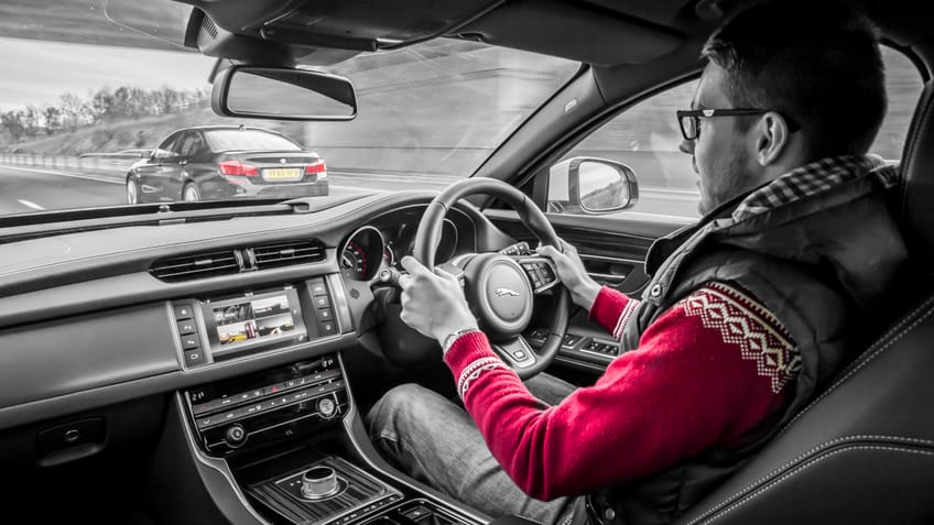 Showdown: Jaguar XF vs BMW 5-Series | Top Gear