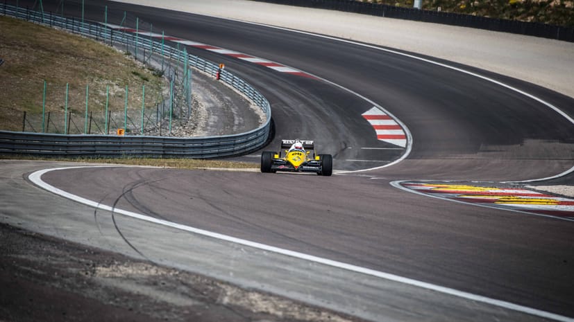 TG drives Renault's 800bhp, 1983 F1 car | Top Gear