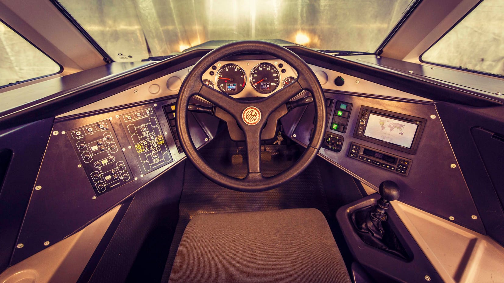 Off-road in Russia's 8WD Avtoros Shaman | Top Gear