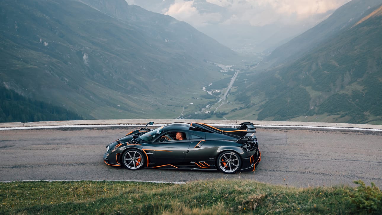 Now this is what we call a supercar gathering | Top Gear