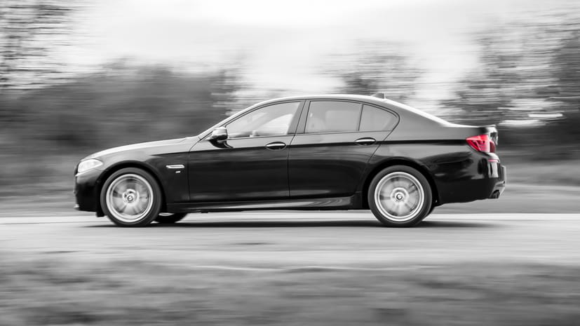 Showdown: Jaguar XF vs BMW 5-Series | Top Gear