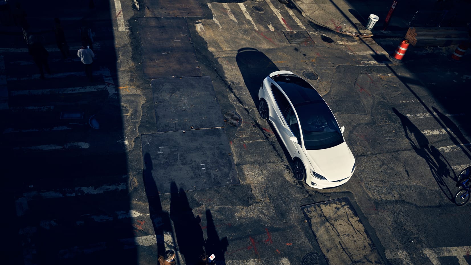 Rory Reid drives the Tesla Model X in New York | Top Gear