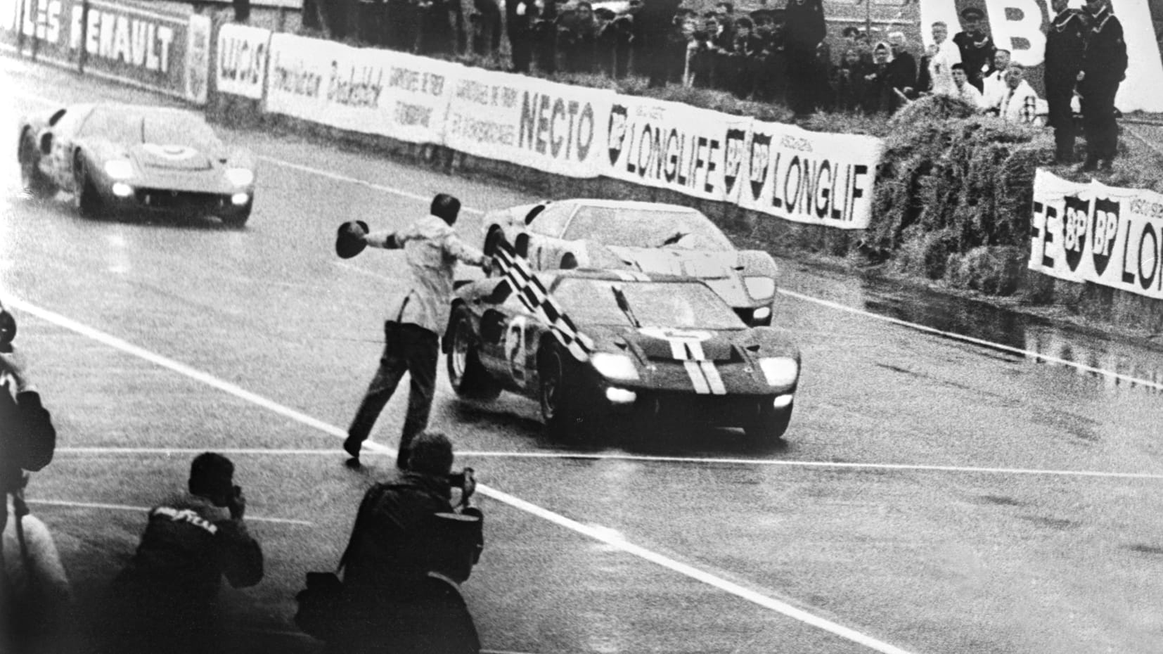 Here's the real story behind the Le Mans-winning Ford GT40 | Top Gear