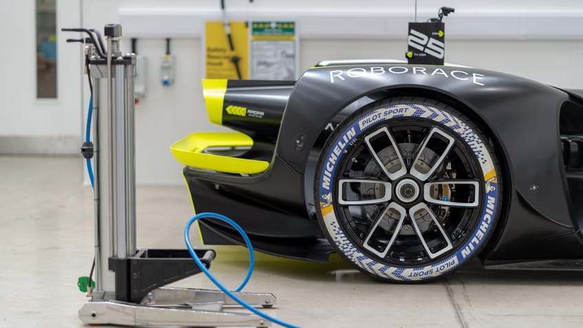 The secrets behind the self-driving Robocar | Top Gear