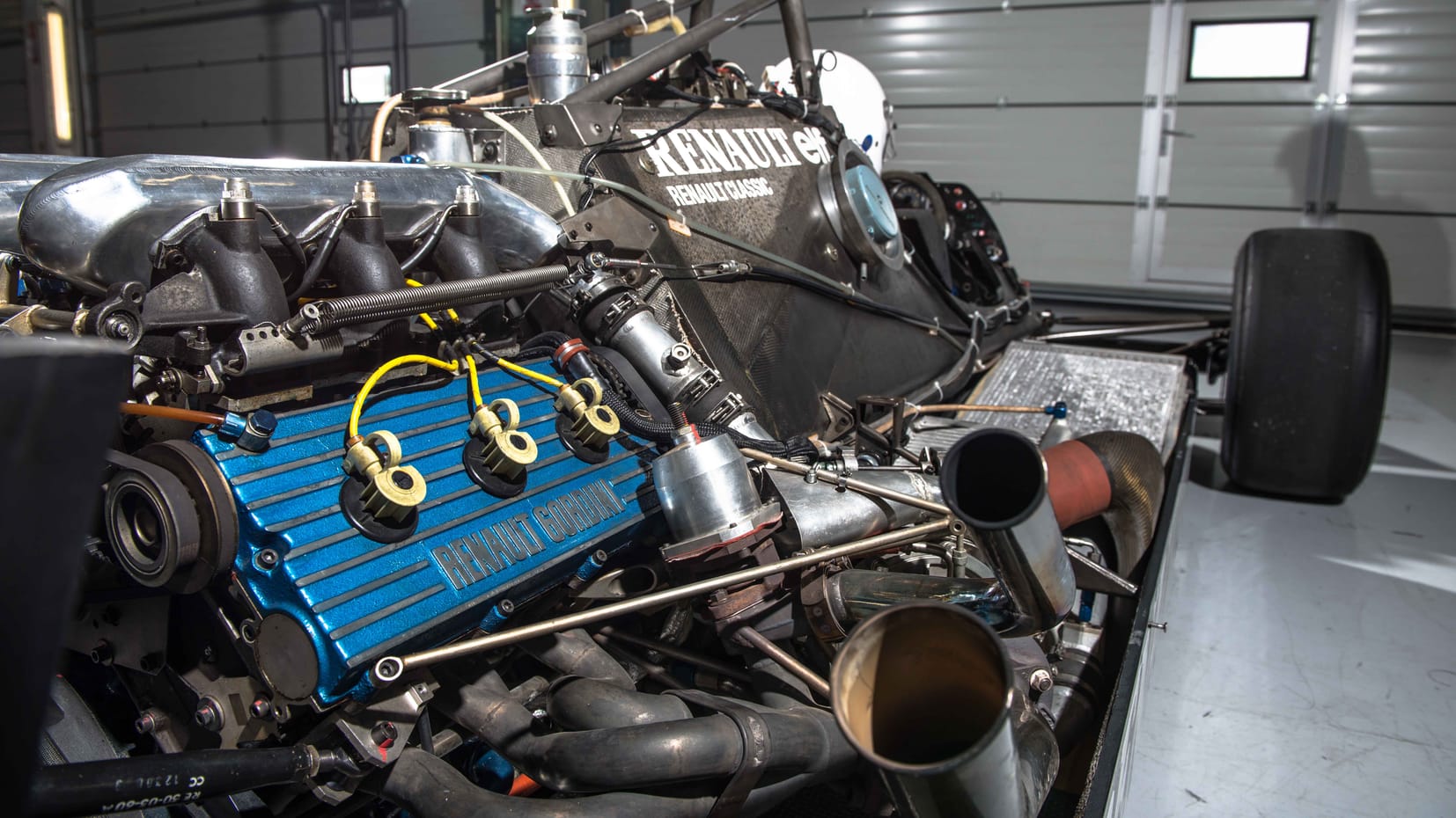 TG drives Renault's 800bhp, 1983 F1 car | Top Gear