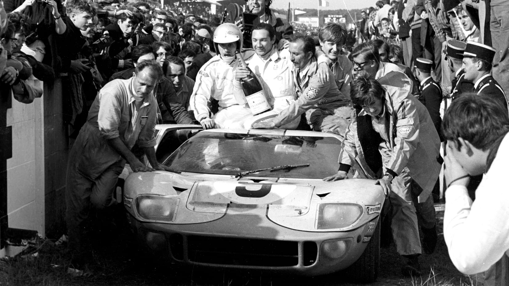 Here's the real story behind the Le Mans-winning Ford GT40 | Top Gear