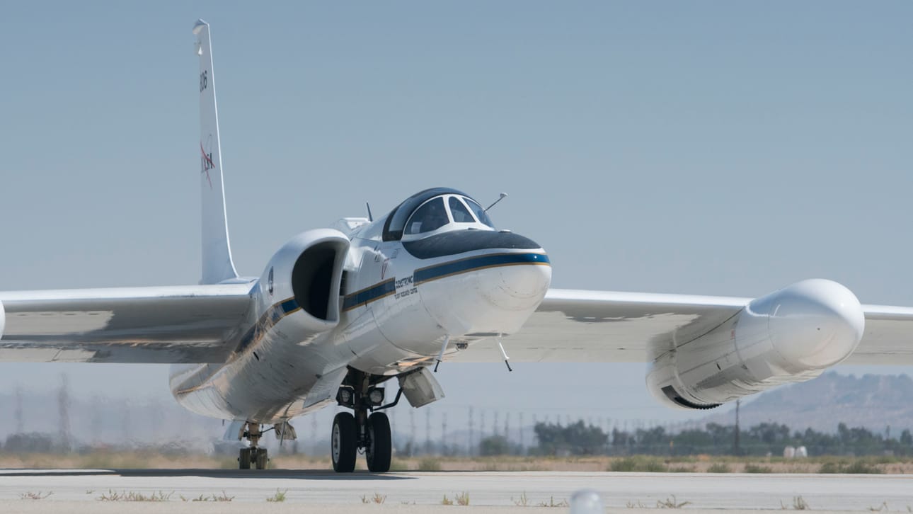 Five amazing things about NASA’s ER-2 plane | Top Gear