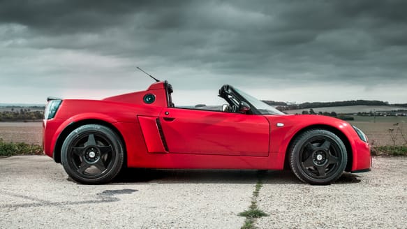 Top Gear's Bargain Heroes: the Vauxhall VX220 | Top Gear