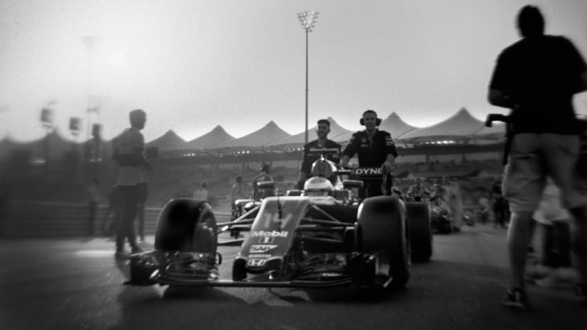 Modern F1 photographed with a 104-year old camera | Top Gear