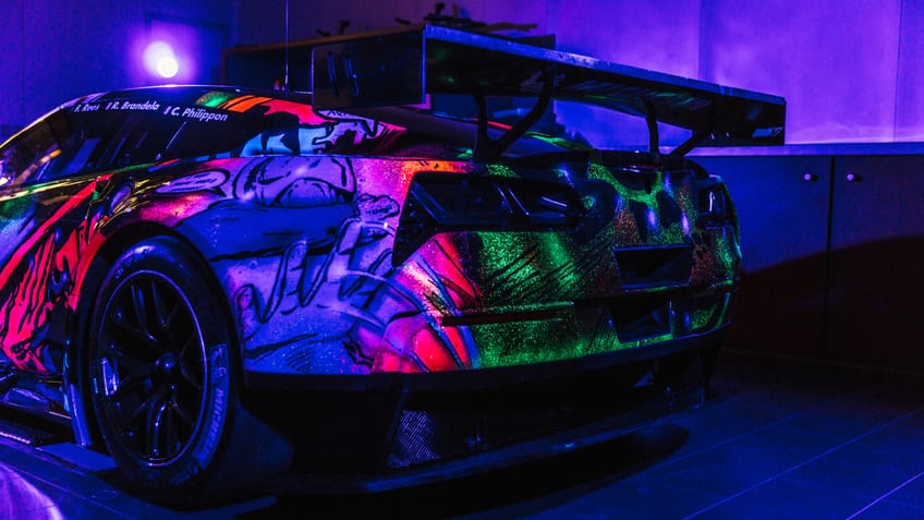 It's a glow in the dark Chevrolet Corvette C7.R racer | Top Gear