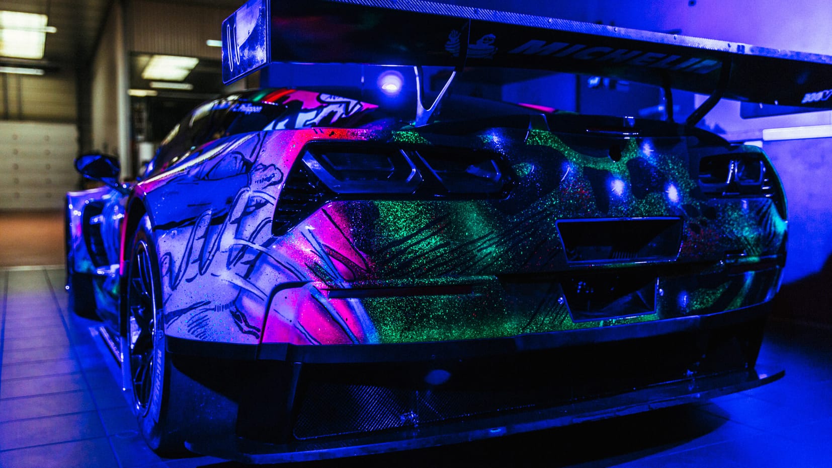 It's a glow in the dark Chevrolet Corvette C7.R racer | Top Gear