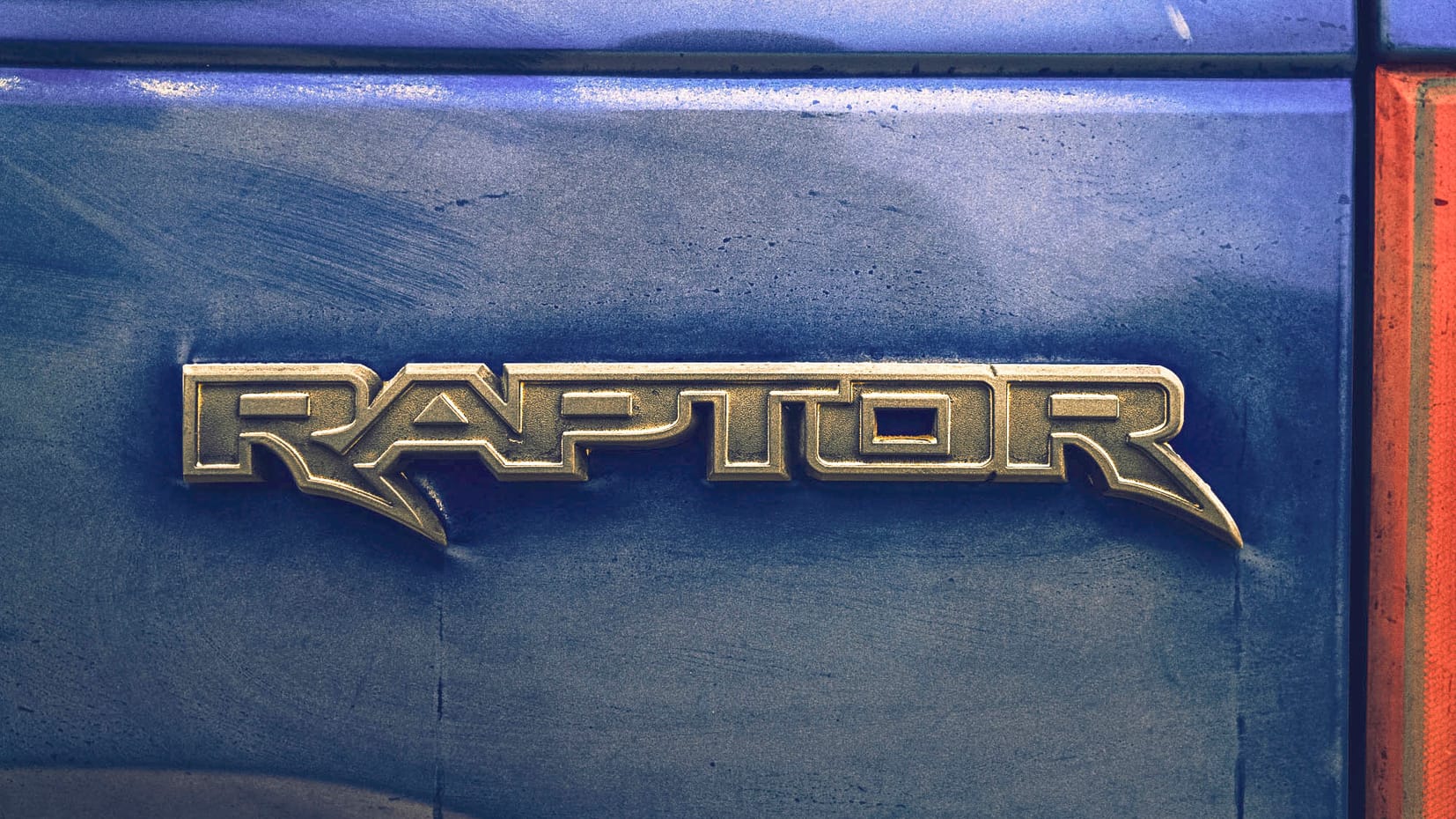 Flat-out across the desert in the new Ford Raptor | Top Gear