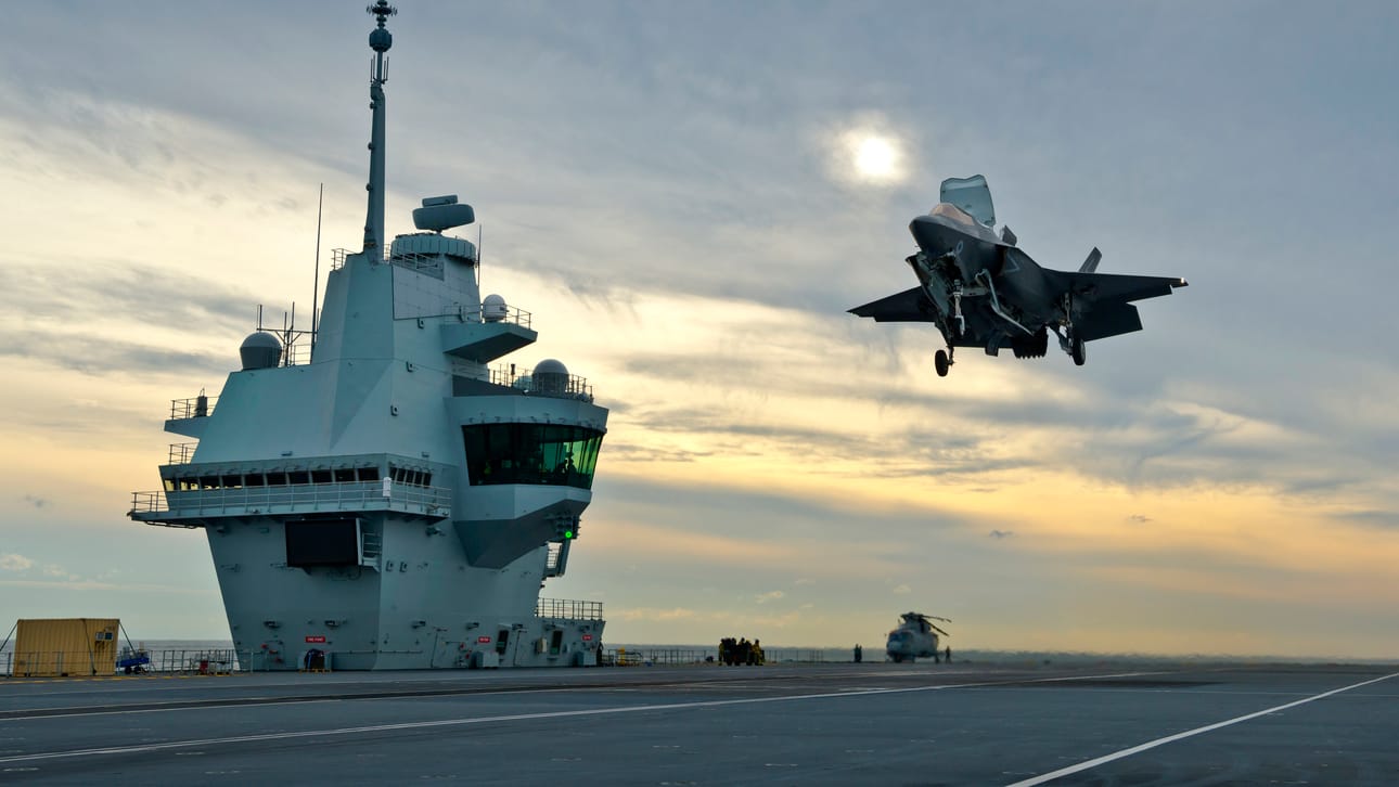 What's it like to fly an F-35 Lightning? | Top Gear