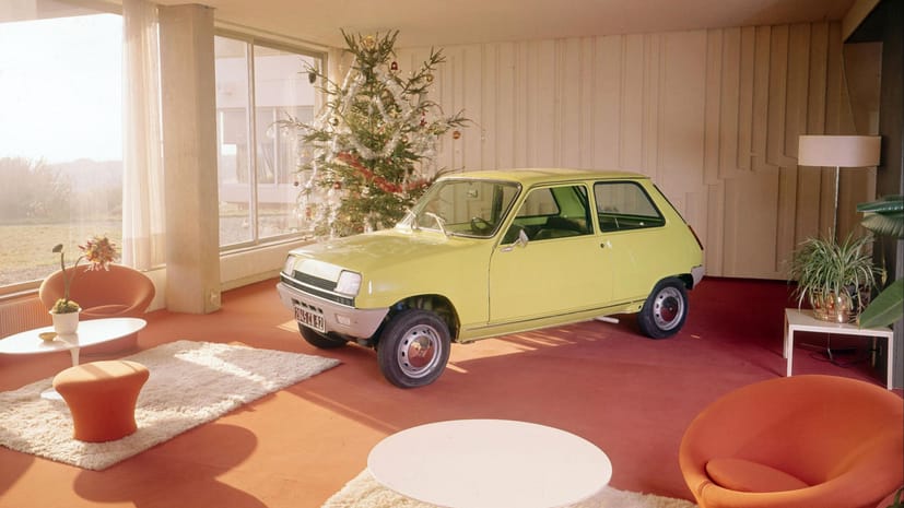 Look at all these tremendous old Renault 5s | Top Gear