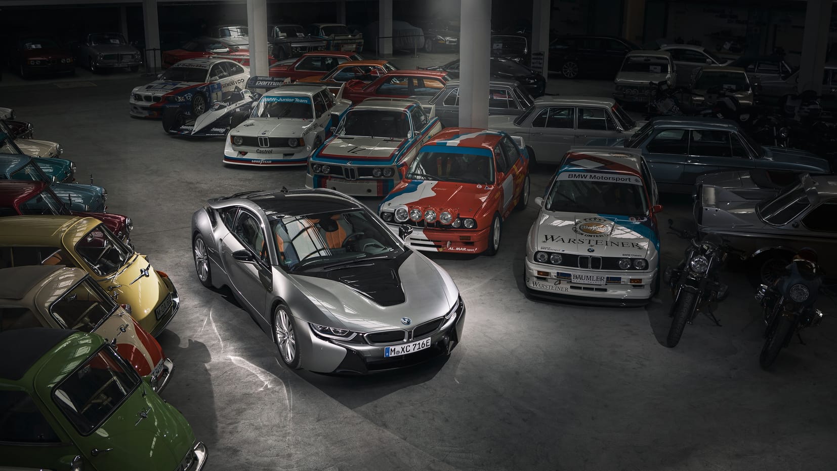 The BMW i8 meets some of the best-looking BMWs | Top Gear