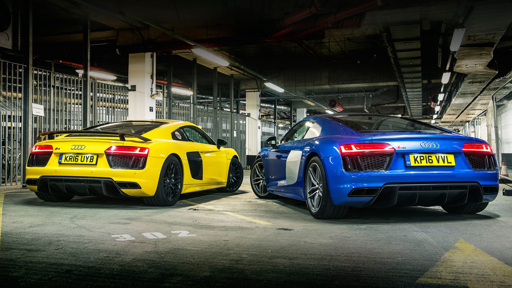 Audi R8 triple test: V10 Plus vs V10 vs Spyder | Top Gear