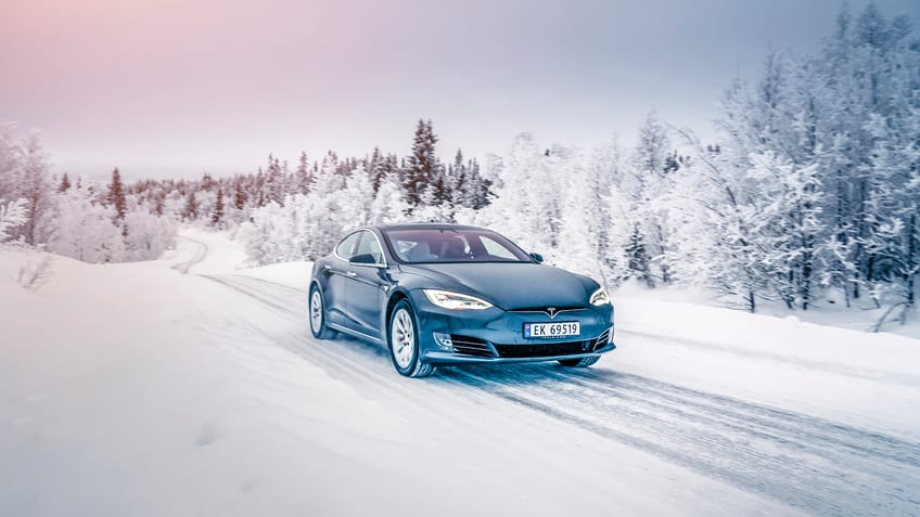 Gallery: saloons, supercars and SUVs... in the snow | Top Gear