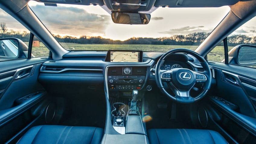 Quick twin test: Lexus RX450h vs Volvo XC90 T8 | Top Gear