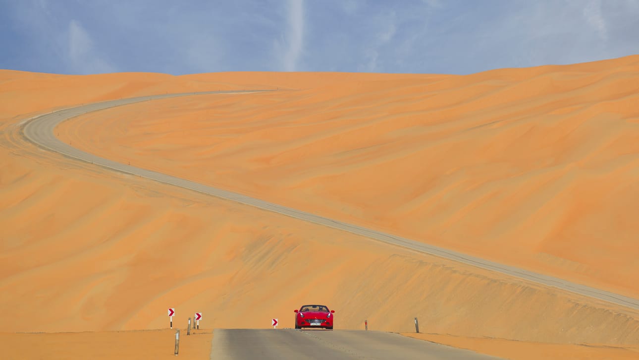 Gallery: many Ferrari Californias gather in the desert | Top Gear
