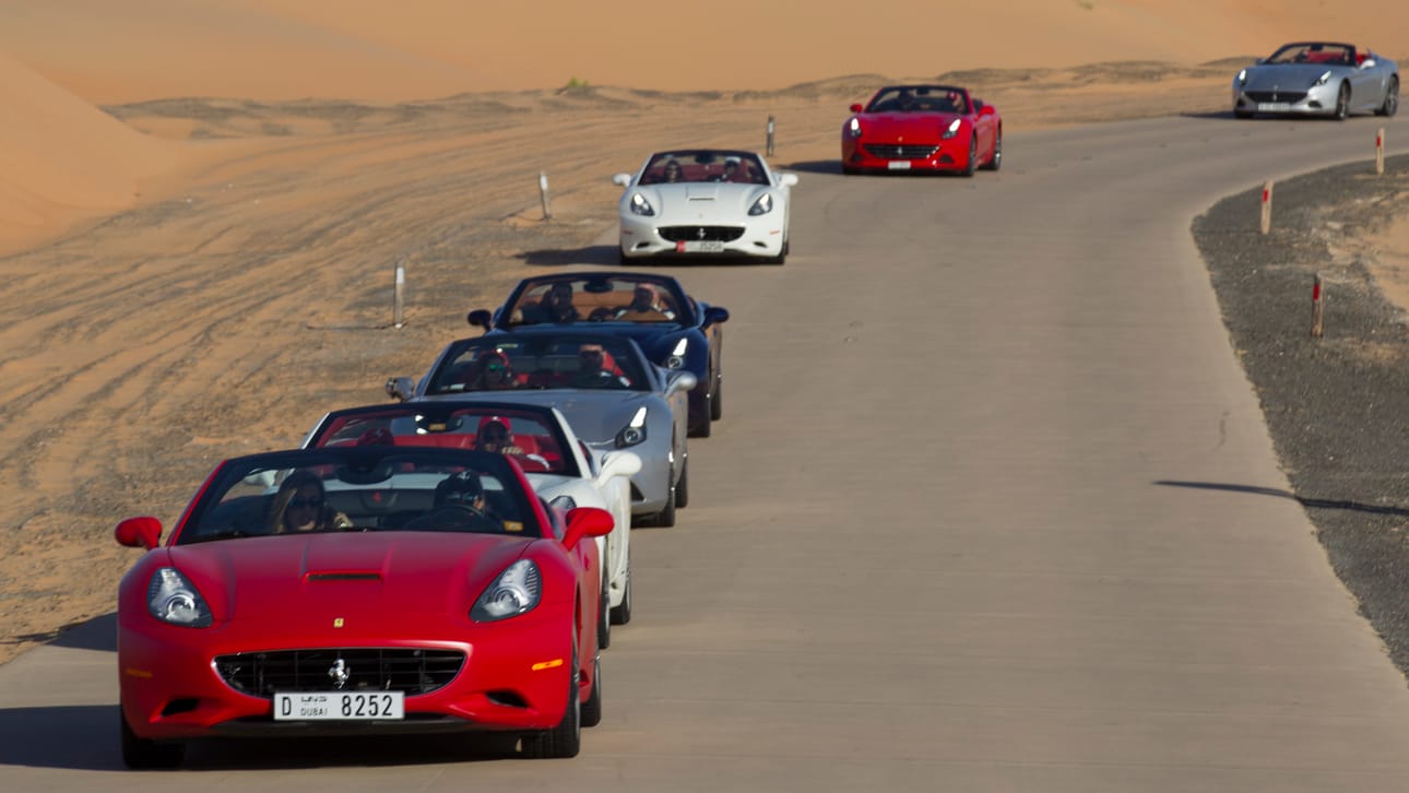 Gallery: many Ferrari Californias gather in the desert | Top Gear