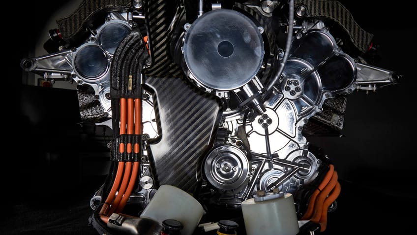 The secrets behind Merc’s unbeatable F1 engine | Top Gear