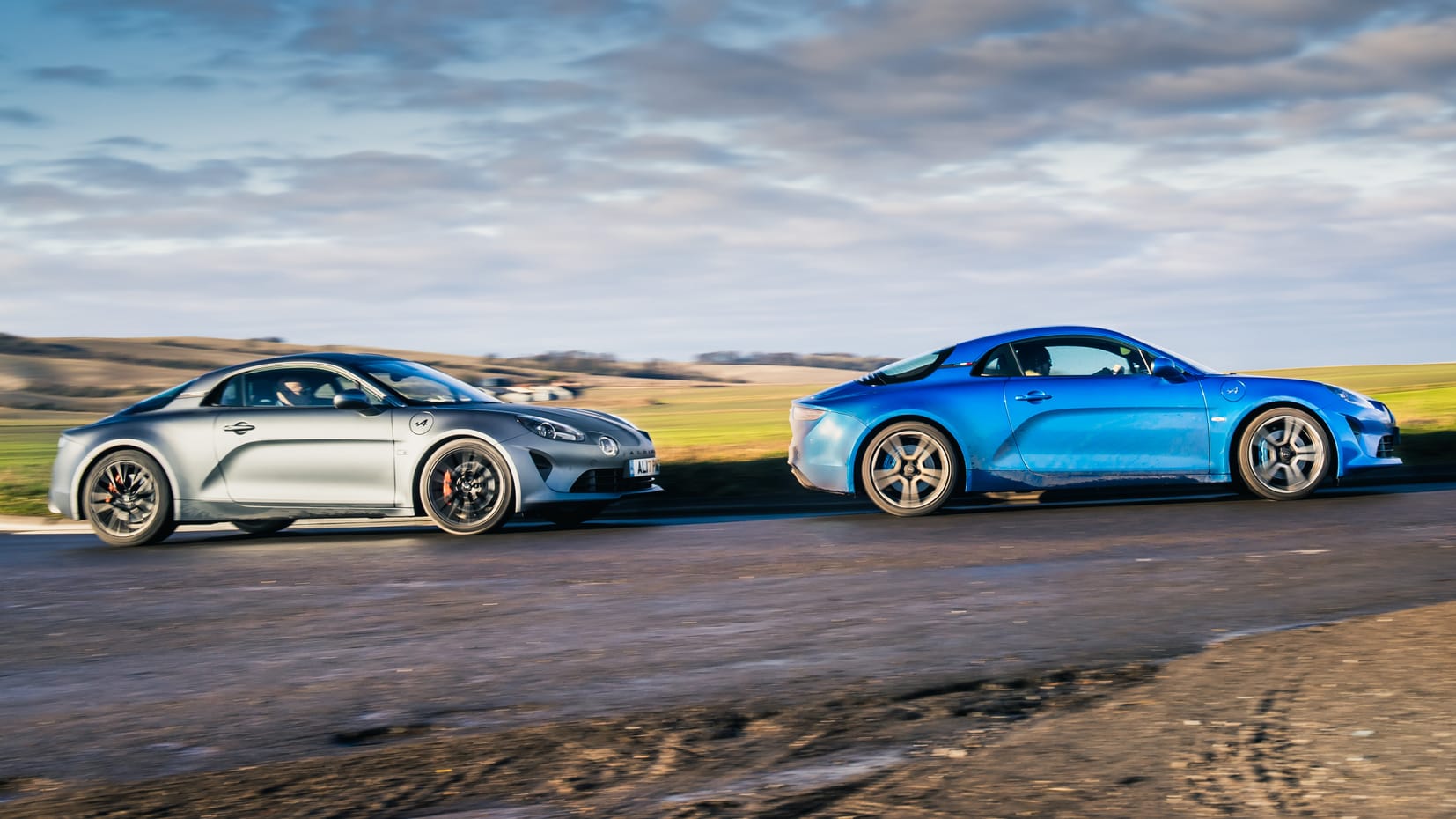 Alpine A110 vs Alpine A110S: which one's better? | Top Gear