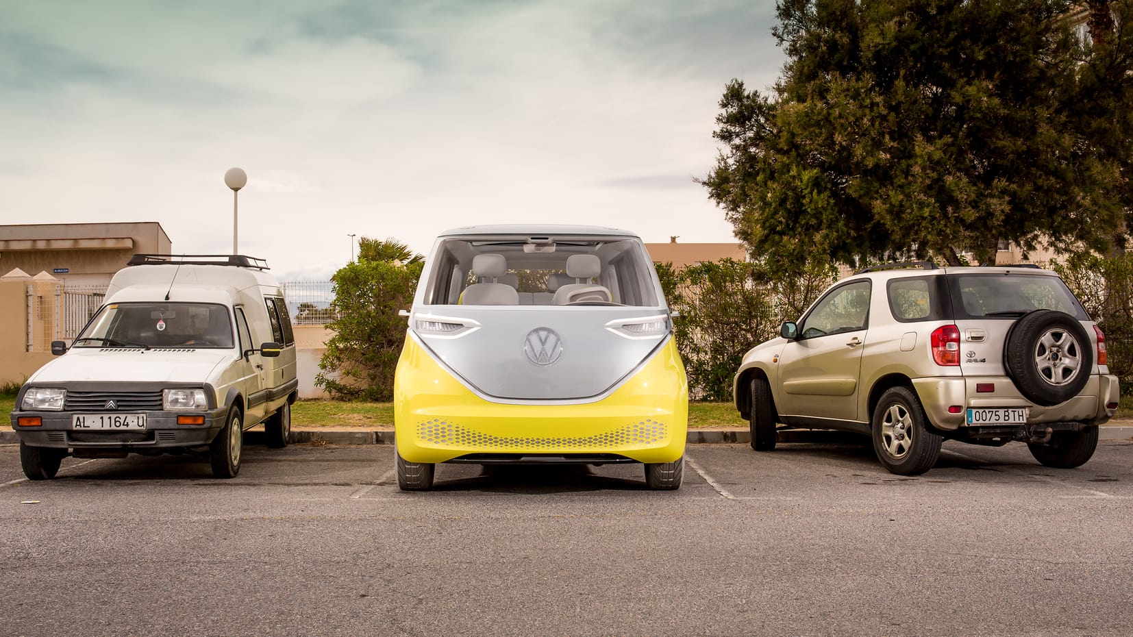 We go driving (and surfing) in the Volkswagen I.D. Buzz | Top Gear