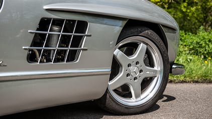 The AMG 300SL vs SLS Black Series | Top Gear