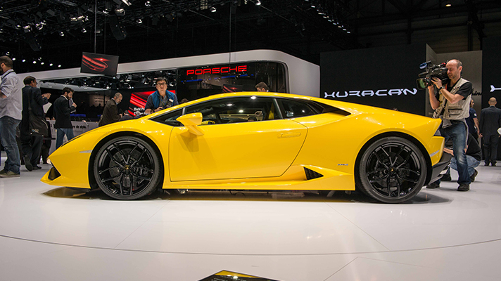 Up close with the Lambo Huracan | Top Gear