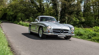 The AMG 300SL vs SLS Black Series | Top Gear