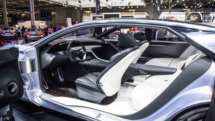 Infiniti will build a 550bhp 4-dr supercar | Top Gear